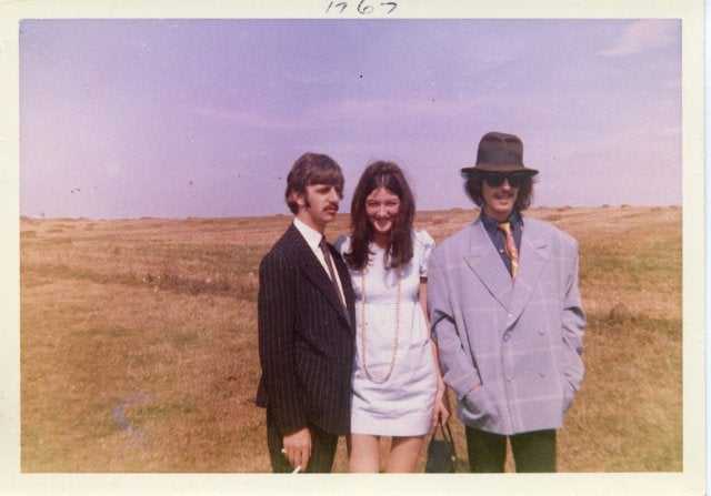 Secretaria, secretaria, la que convive con los Beatles y luego calla ...