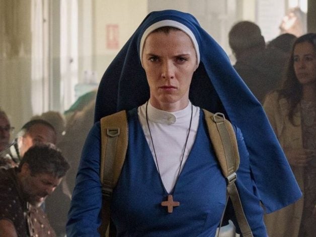 Mrs Davis : la monja rebelde contra una poderosa inteligencia artificial | Series para gourmets